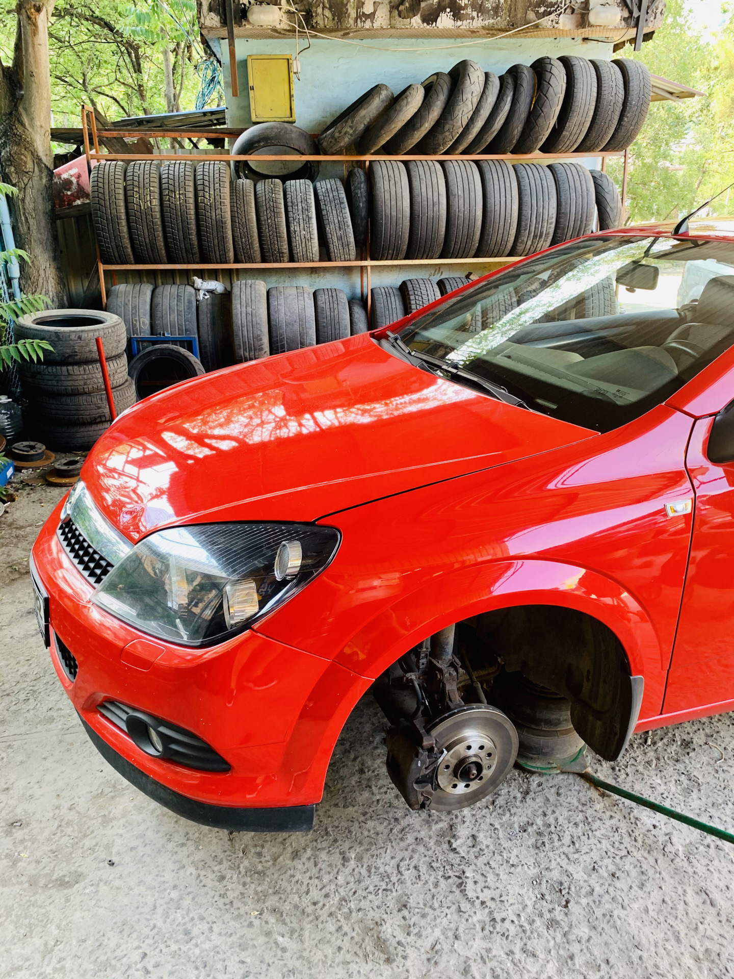 НОВЫЕ ПОКРЫШКИ, ТОРМОЗНЫЕ ДИСКИ И КОЛОДКИ — Opel Astra H TwinTop, 1,8 л ...