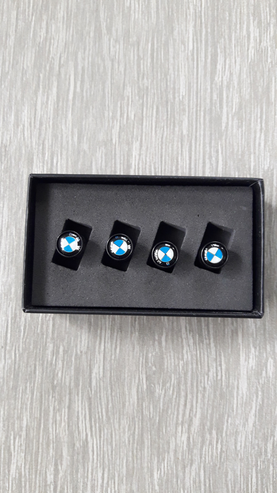 Ароматизатор и колпачки — BMW X5 (E53), 3 л, 2002 года | аксессуары ...