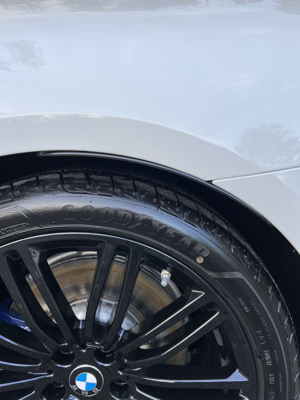 Накладки задних крыльев и скос переднего бампера — BMW 5 series (G30 ...