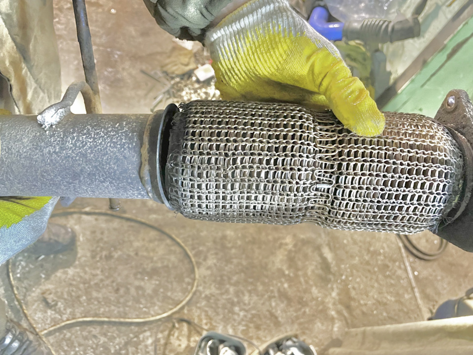 #4 Замена гофры выхлопной трубы Volvo S60II 2.0 T6 B4204T9 MY16 — Volvo ...