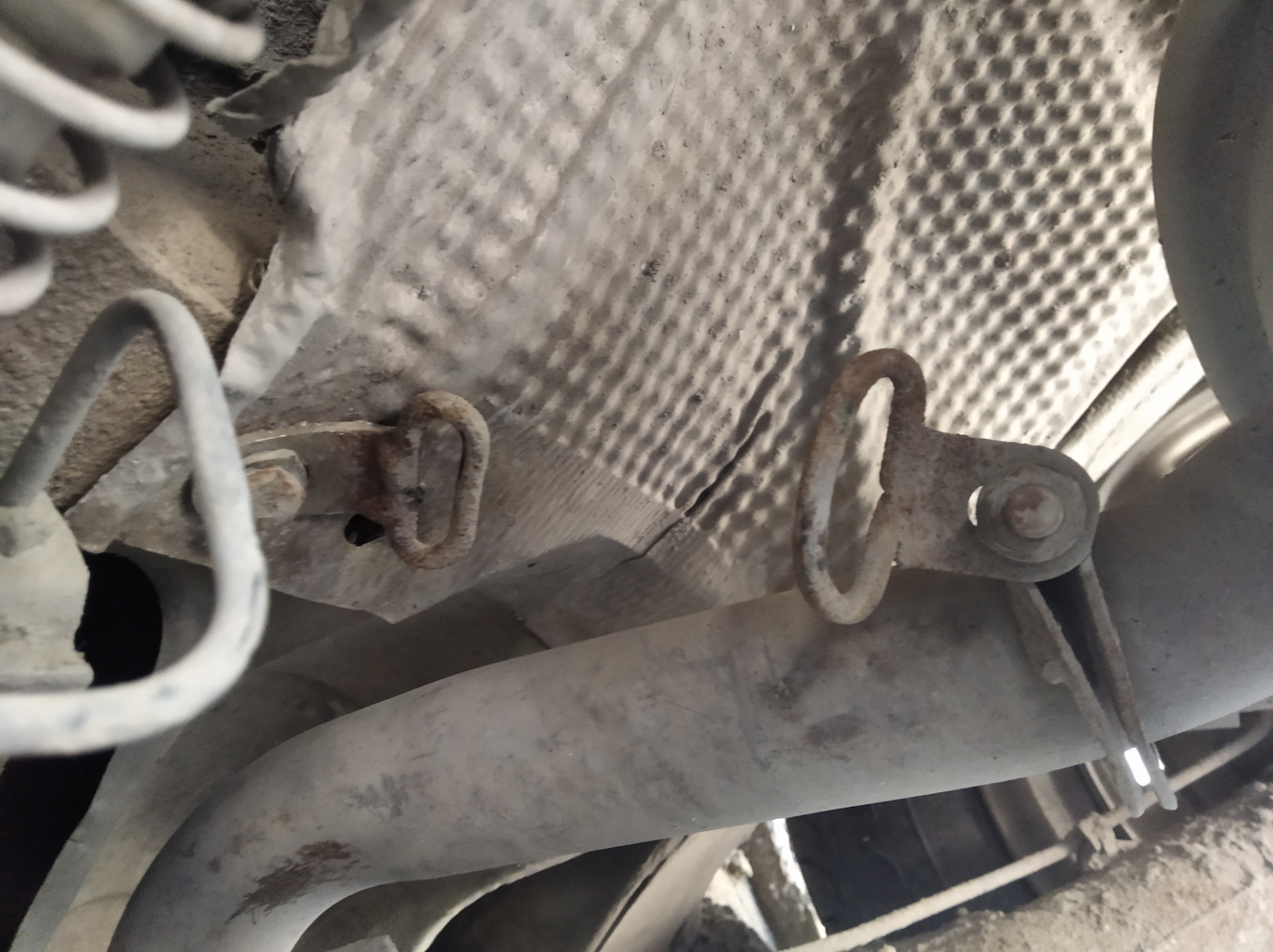 Подвесы глушителя. Помощь в поиске нужных. — Renault Kangoo (1G), 1,9 л ...