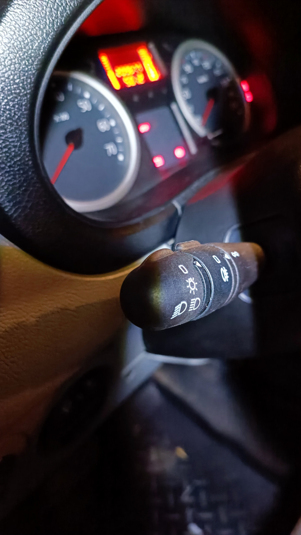 4. Переключатель поворотников и пр. — Renault Kangoo (1G), 1,4 л, 2008 ...