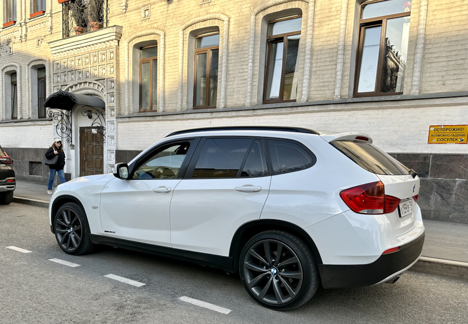 Bmw e84 лето на r19 — BMW X1 (E84), 2 л, 2012 года | колёсные диски ...