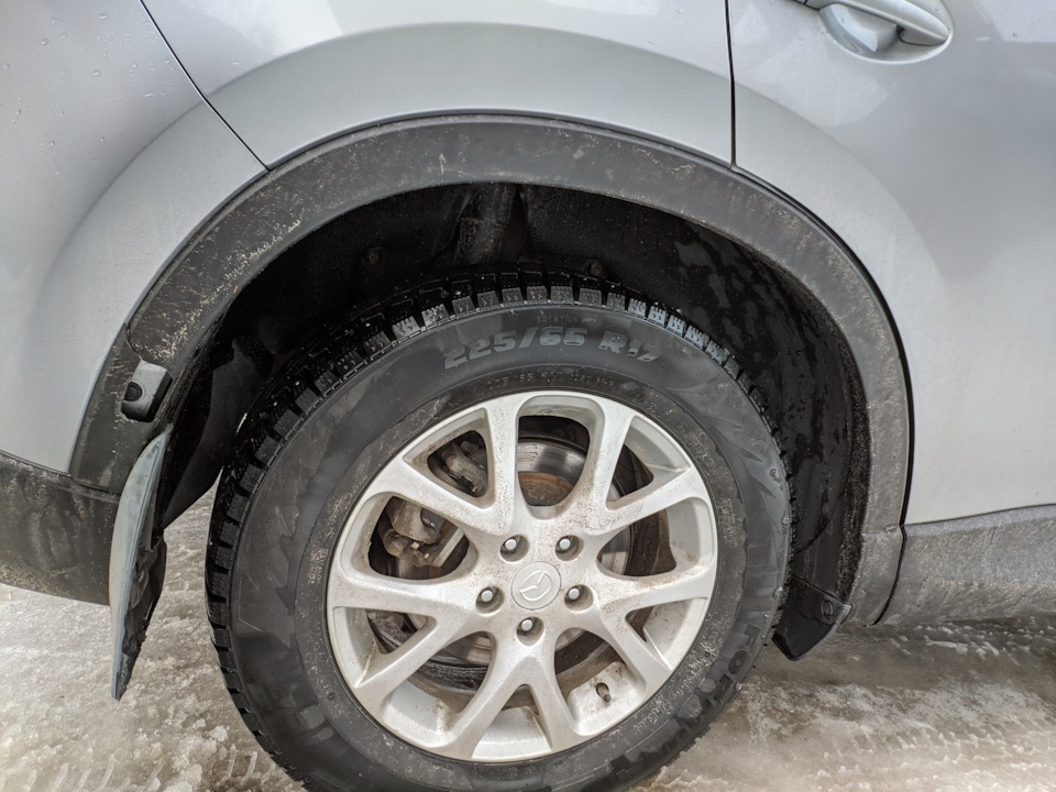 Замена пластиковой накладки на арке — Mazda CX-5 (1G), 2 л, 2014 года ...