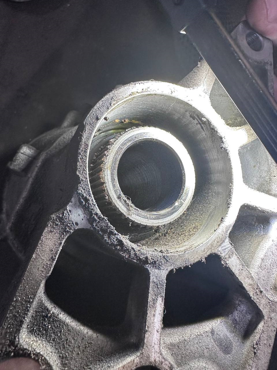 Обслуживание и замена жидкостей в угловой, АКПП, заднем мосту. Чистка и ...