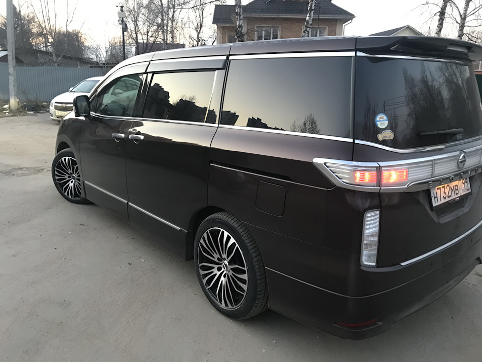 Новые летние колёса — Nissan Elgrand (E52), 3,5 л, 2014 года | колёсные диски | DRIVE2