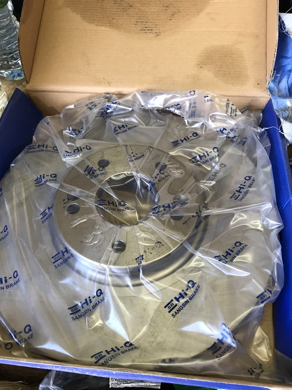 Замена передних тормозных дисков и Колодок — Hyundai Grand Santa Fe, 2 ...