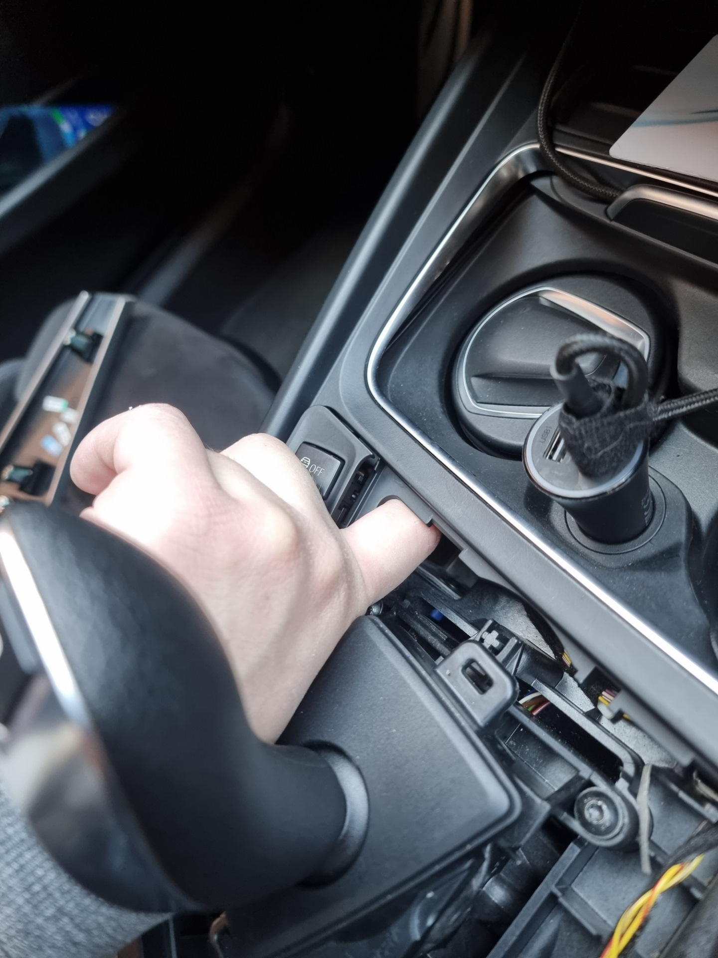 Про прикуриватель и музыку — BMW 3 series (F30), 2 л, 2017 года ...