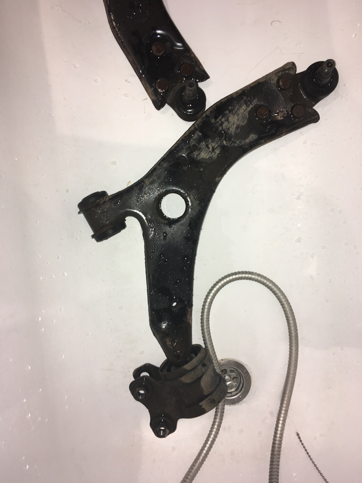 1570285 Рычаг передней подвески толстый палец левый / C-Max, Focus-II ...