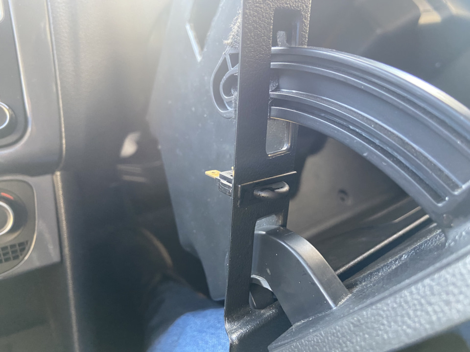 Подсветка бардачка — Volkswagen Polo Sedan, 1,4 л, 2019 года ...