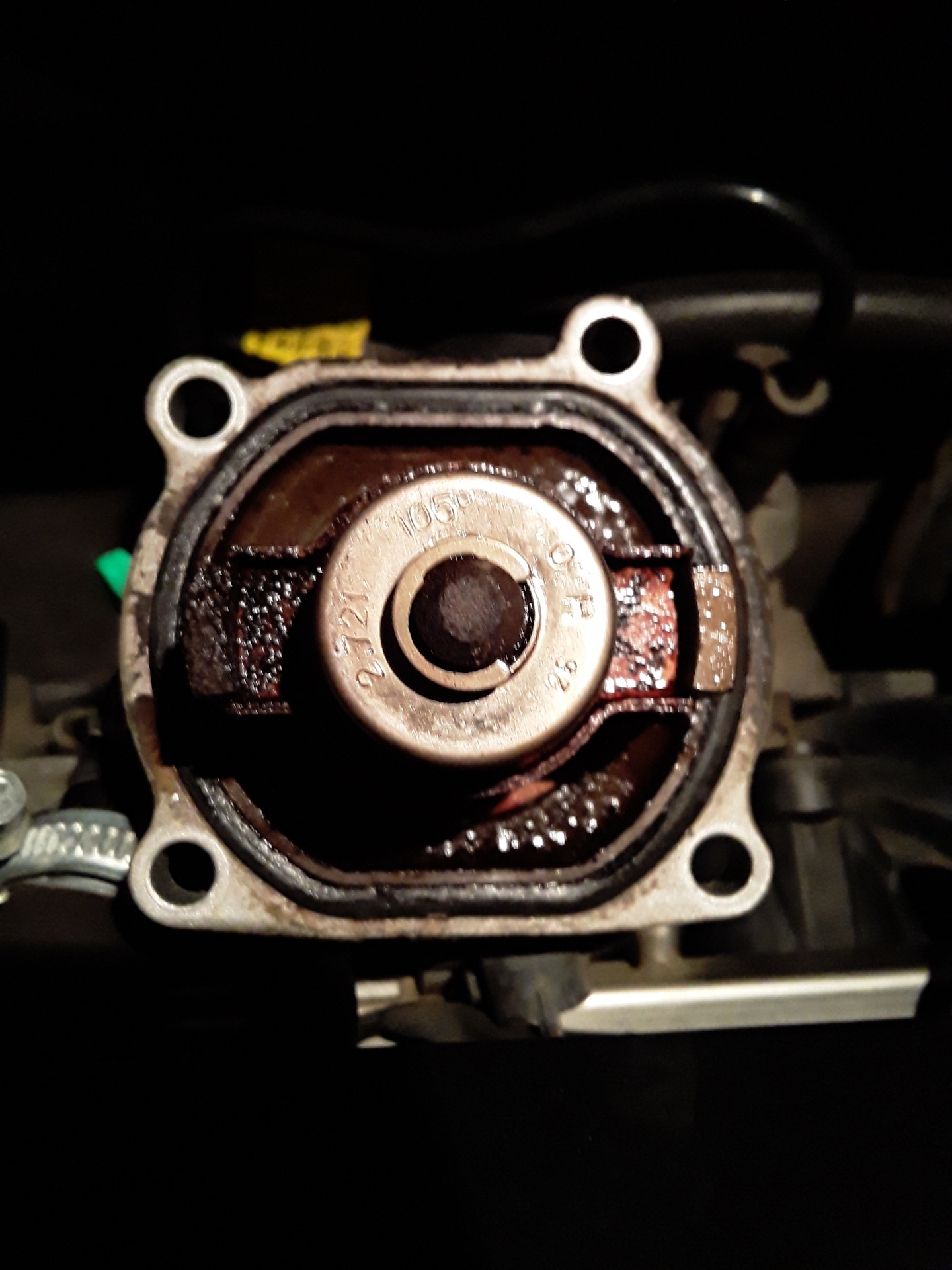 Замена термостата. — Chevrolet Aveo 5-door (1G), 1,4 л, 2010 года ...