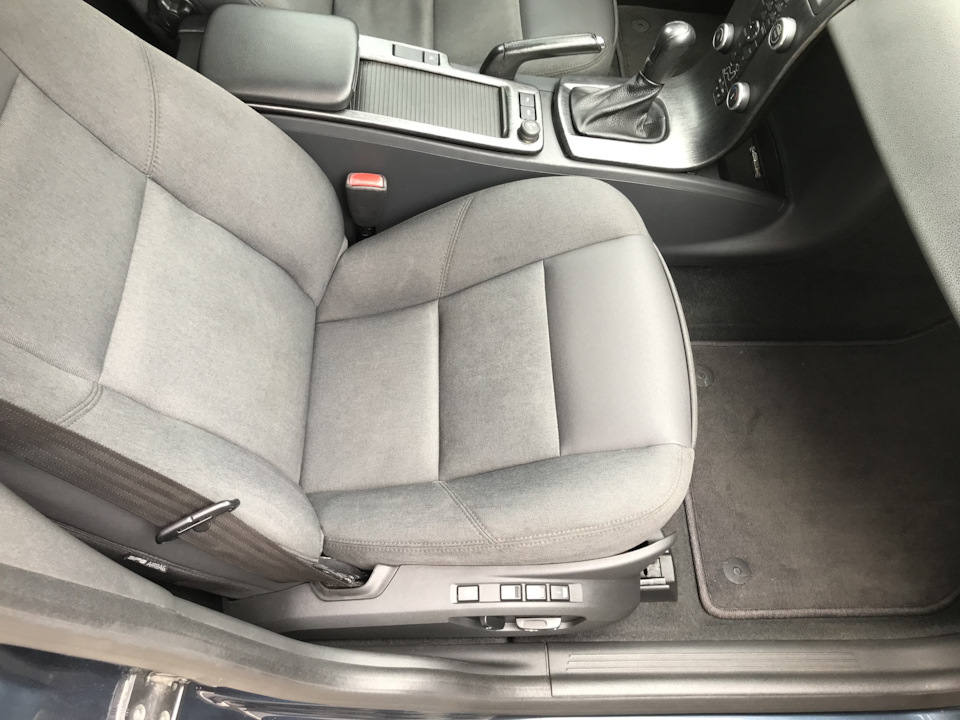 Чего там по салону (4) — Volvo V50, 1,8 л, 2007 года | стайлинг | DRIVE2