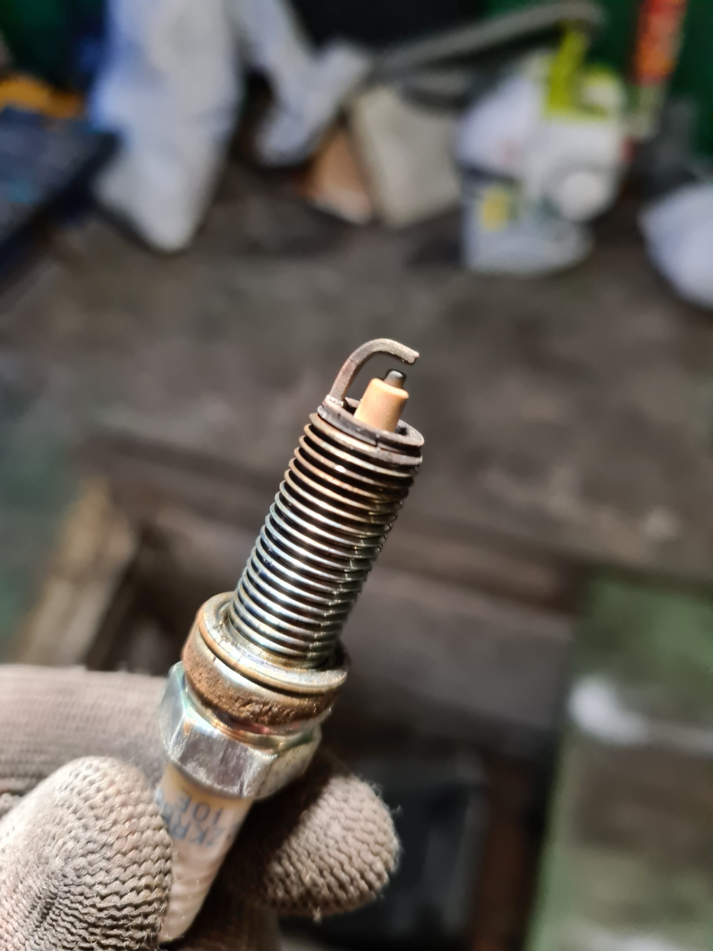 Замена свечей на иридиевые Bosch — Hyundai Elantra (5G), 1,6 л, 2012 ...