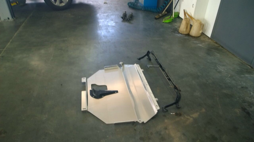 Защита установлена — Volvo C30, 1,6 л, 2008 года | визит на сервис | DRIVE2