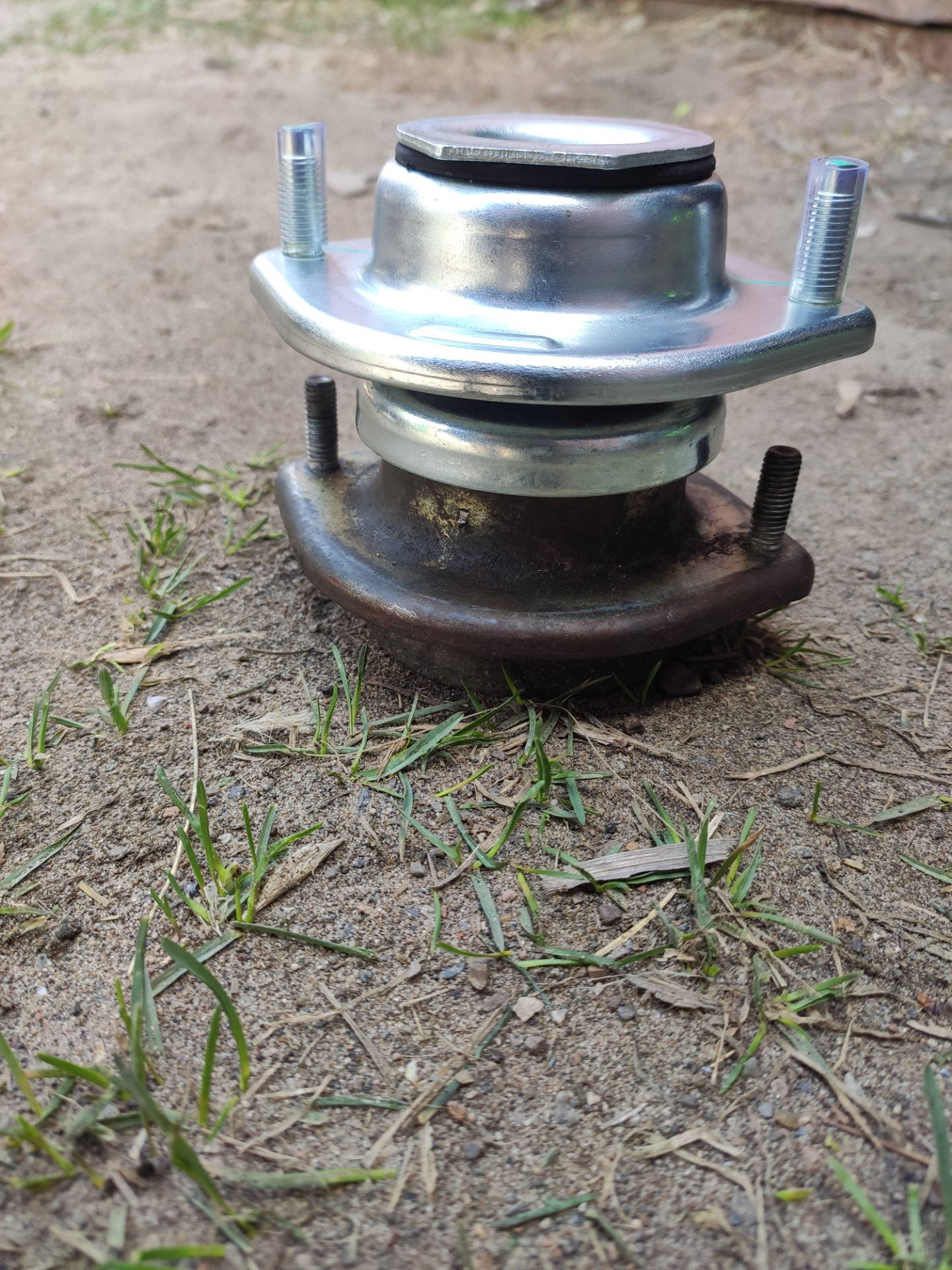 Скрип передней подвески — Toyota bB (QNC20), 1,5 л, 2009 года ...