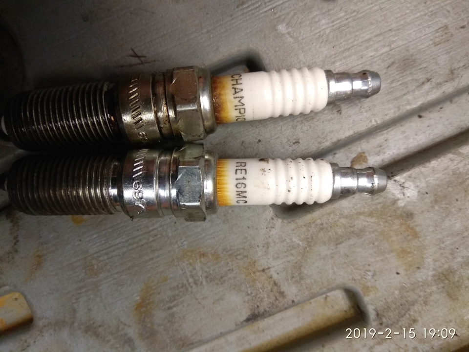 RE16MC Свеча зажигания 2.4 01- CHAMPION | Запчасти на DRIVE2