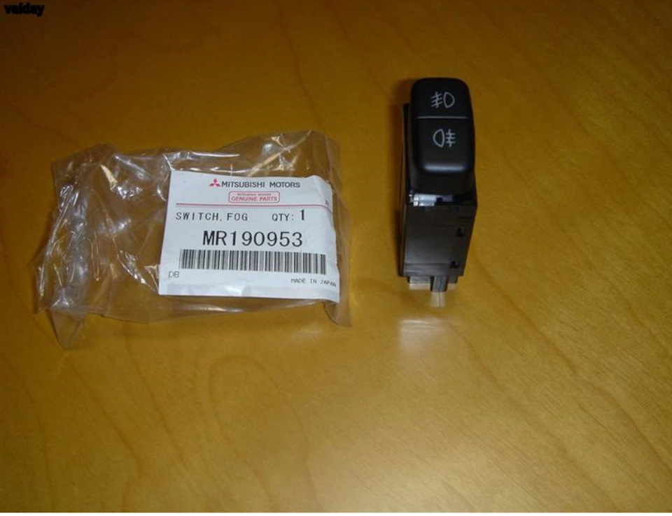 Кнопка птф — Mitsubishi Lancer IX, 1,6 л, 2006 года | запчасти | DRIVE2