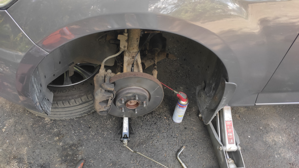 Стойки переднего стабилизатора — Ford Mondeo IV, 2 л, 2012 года ...