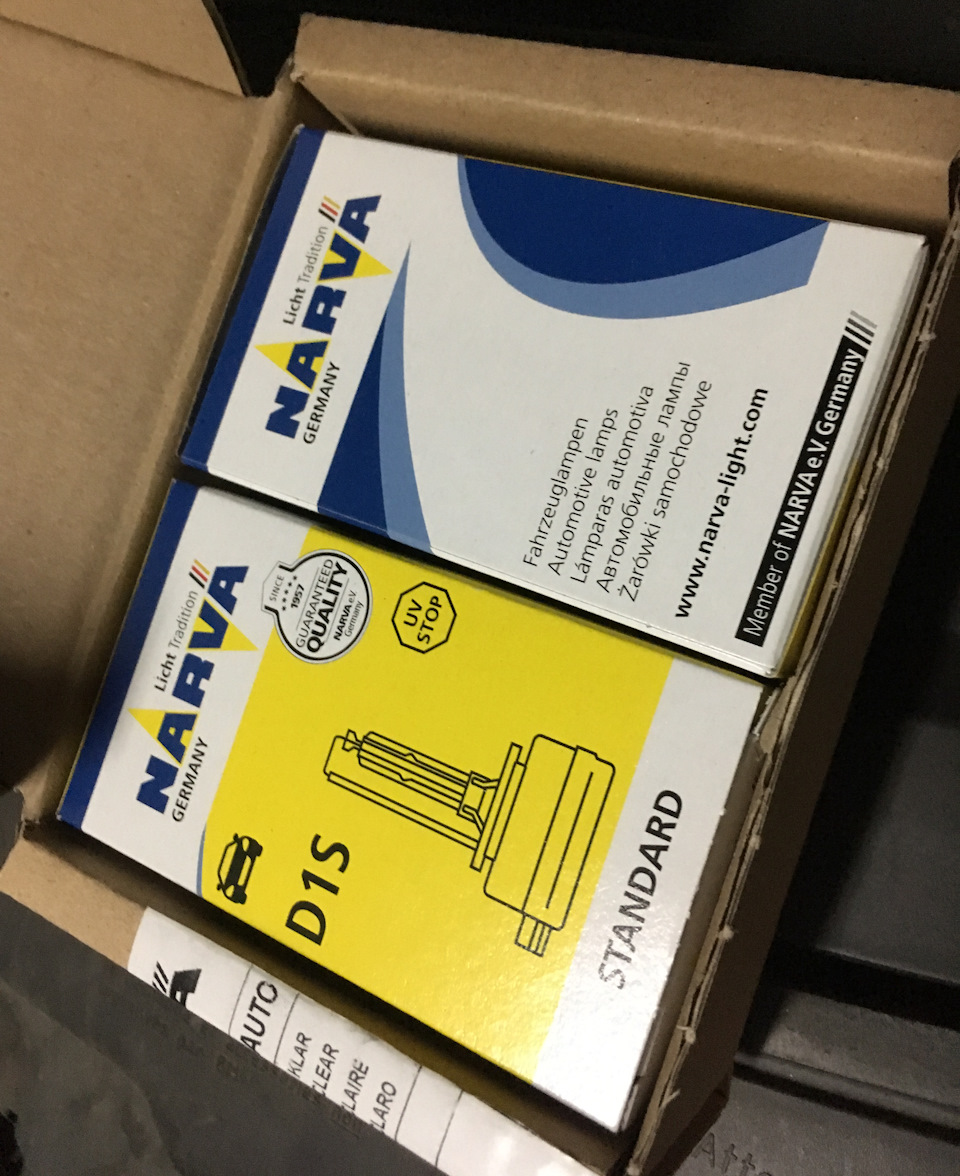 Замена поддельных ламп D1S на нормальные — BMW X3 (E83), 3 л, 2009 года ...