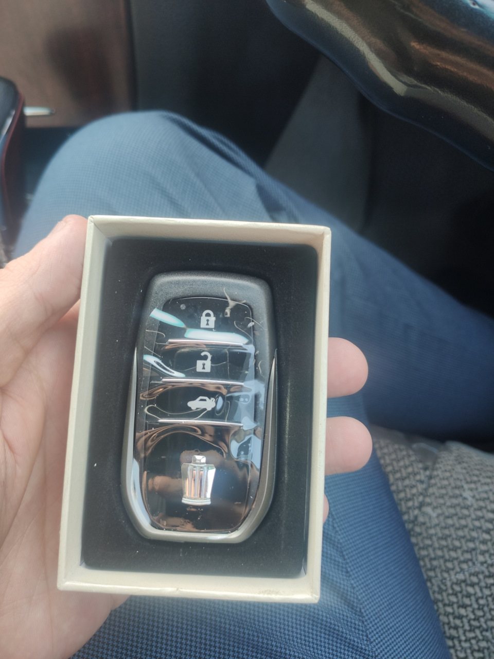 Китайщина. Ключ и кнопка старта — Toyota Crown (S200), 2,5 л, 2008 года ...