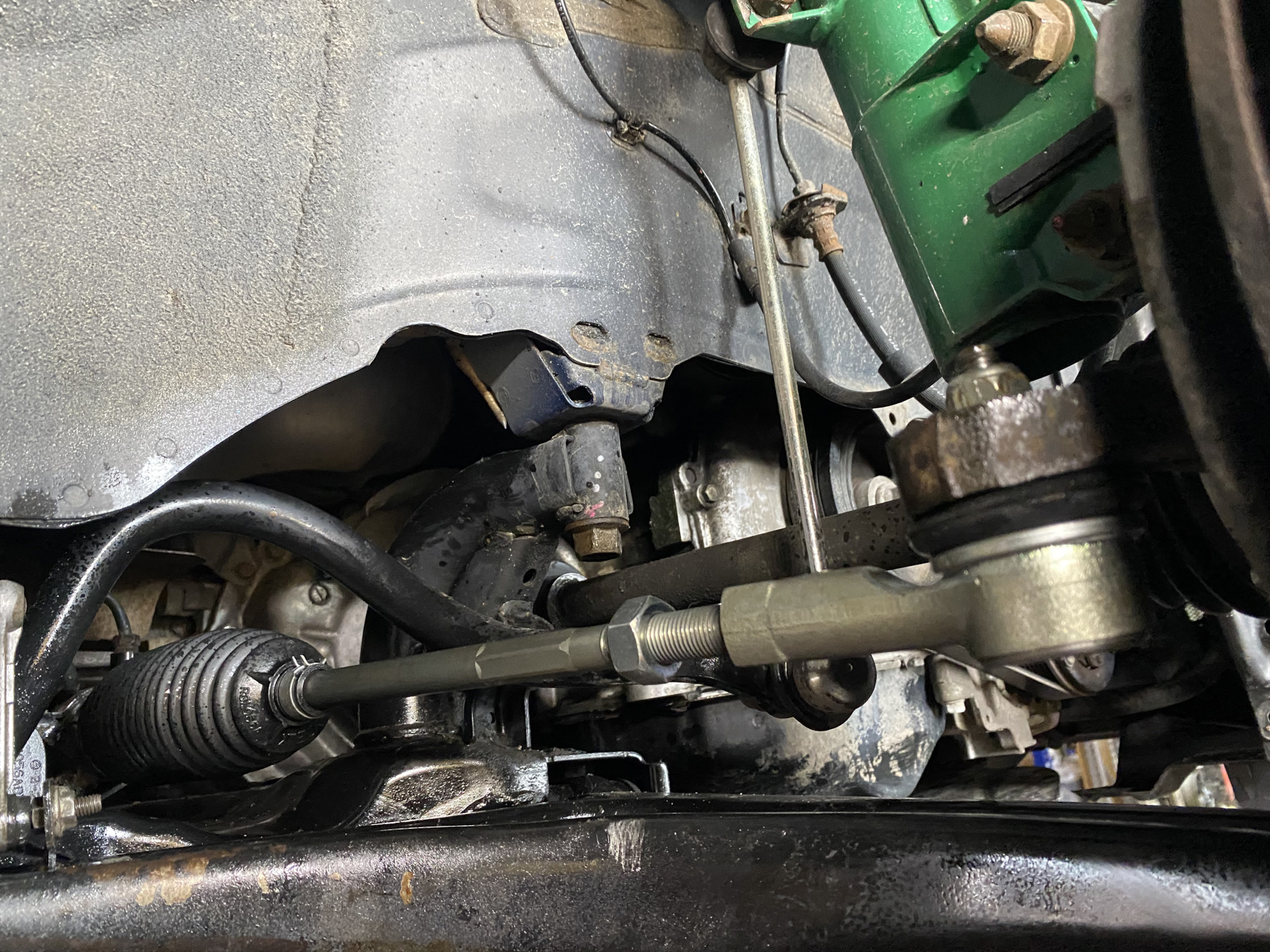 Замена тяг, наконечников и пыльников — Mitsubishi Lancer X, 2 л, 2008 ...