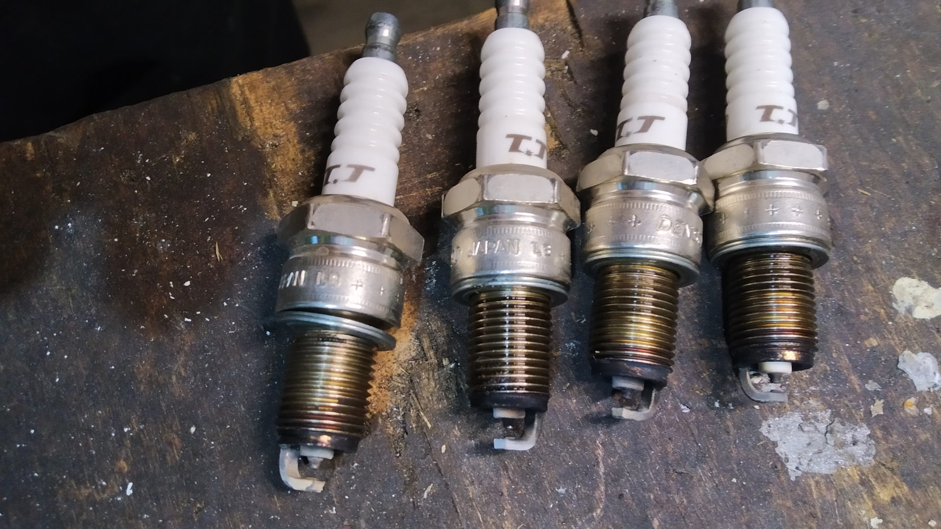 О дворниках и свечах. — Chevrolet Niva GLX, 1,7 л, 2007 года ...