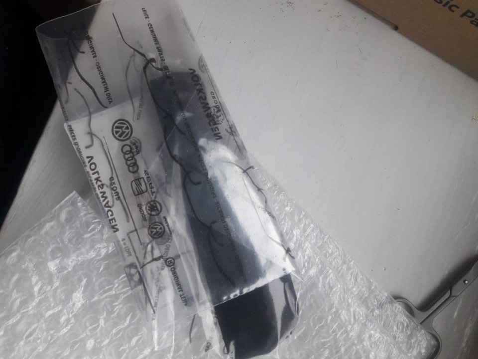 VW Classic Parts. Задняя резинка — Volkswagen Golf Cabriolet Mk3, 2 л ...