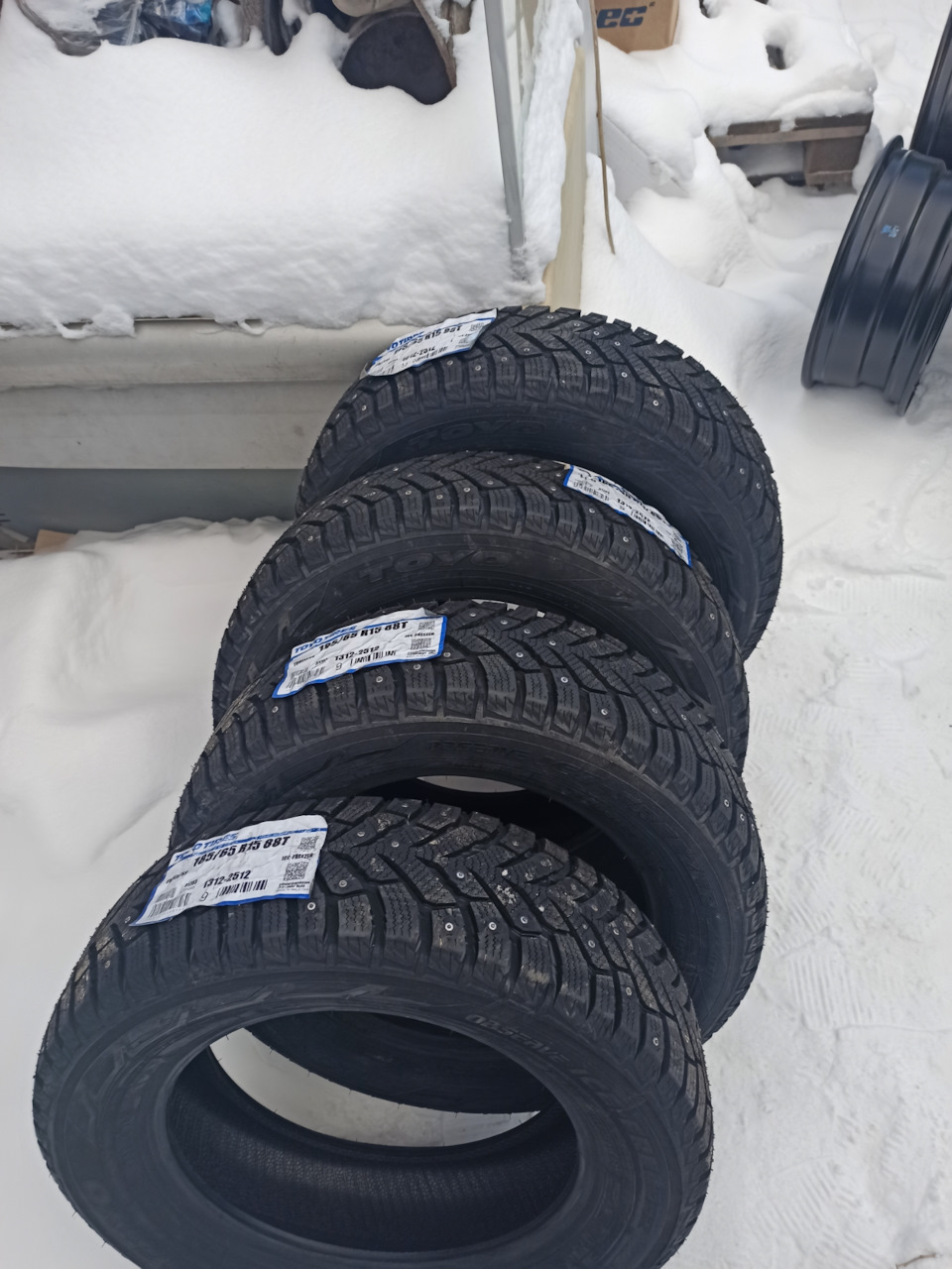 Зимняя резина Toyo ice freezer 185/65 R15. — Renault Logan (1G), 1,6 л ...