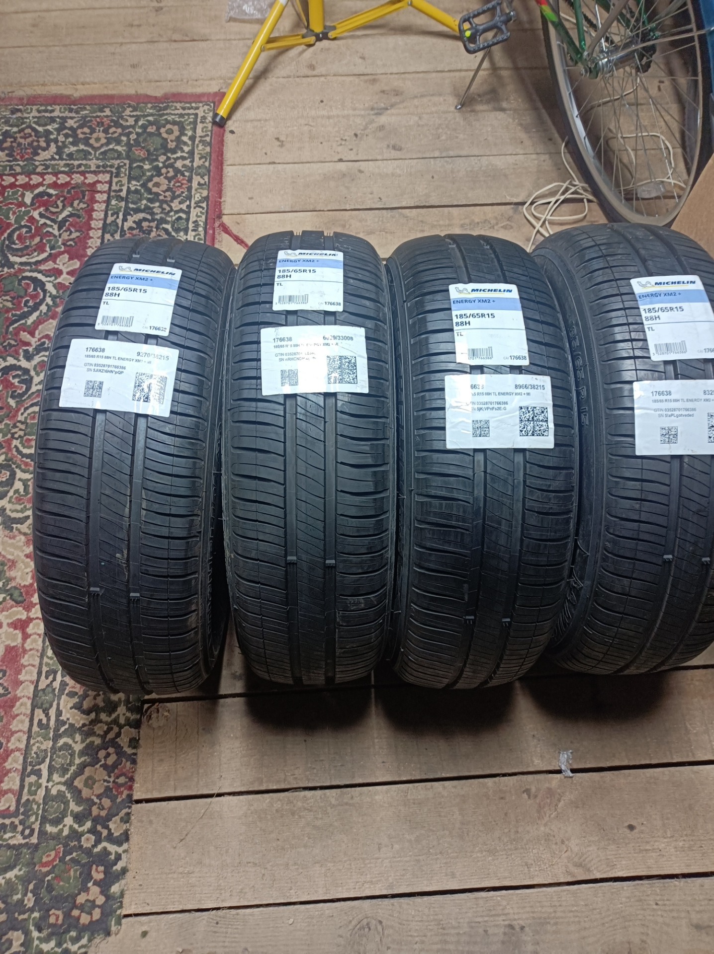 Michelin Energy XM2+ 185/65 R15 88 — Renault Logan (2G), 1,6 л, 2014 ...