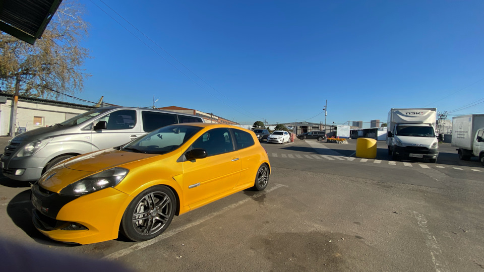 Renault Clio Sport III 2.0 бензиновый 2011 | на DRIVE2