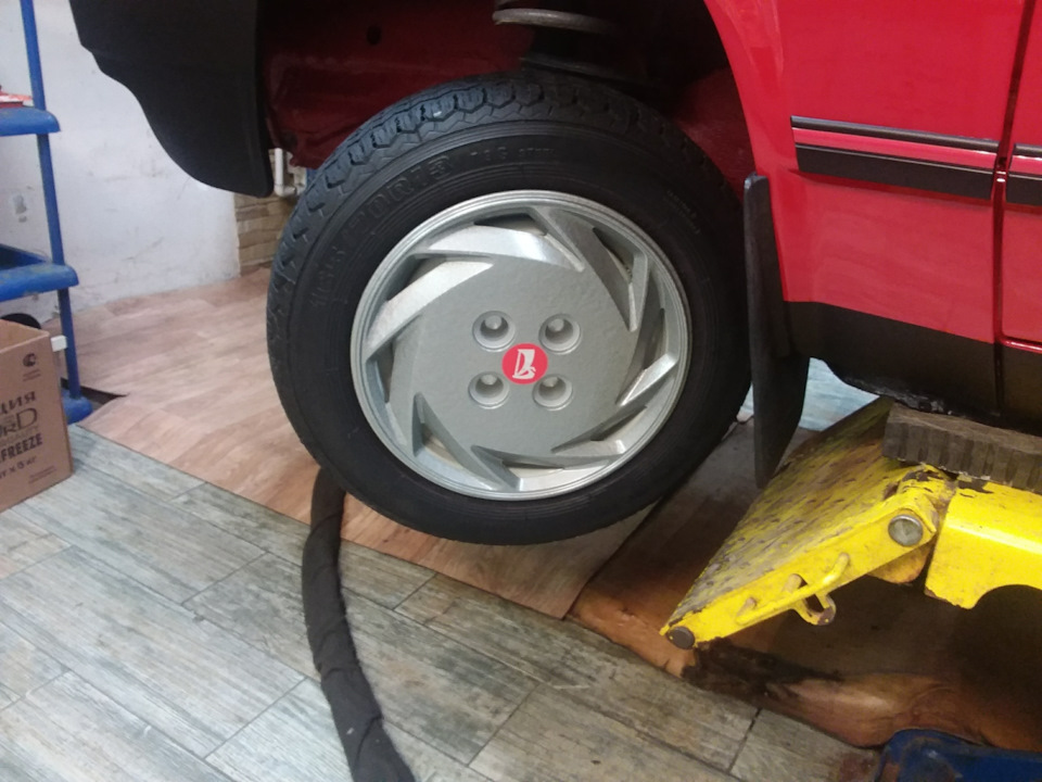 Дилерские колпаки ВАЗ на экспорт. — Lada 21086, 1,3 л, 1989 года ...