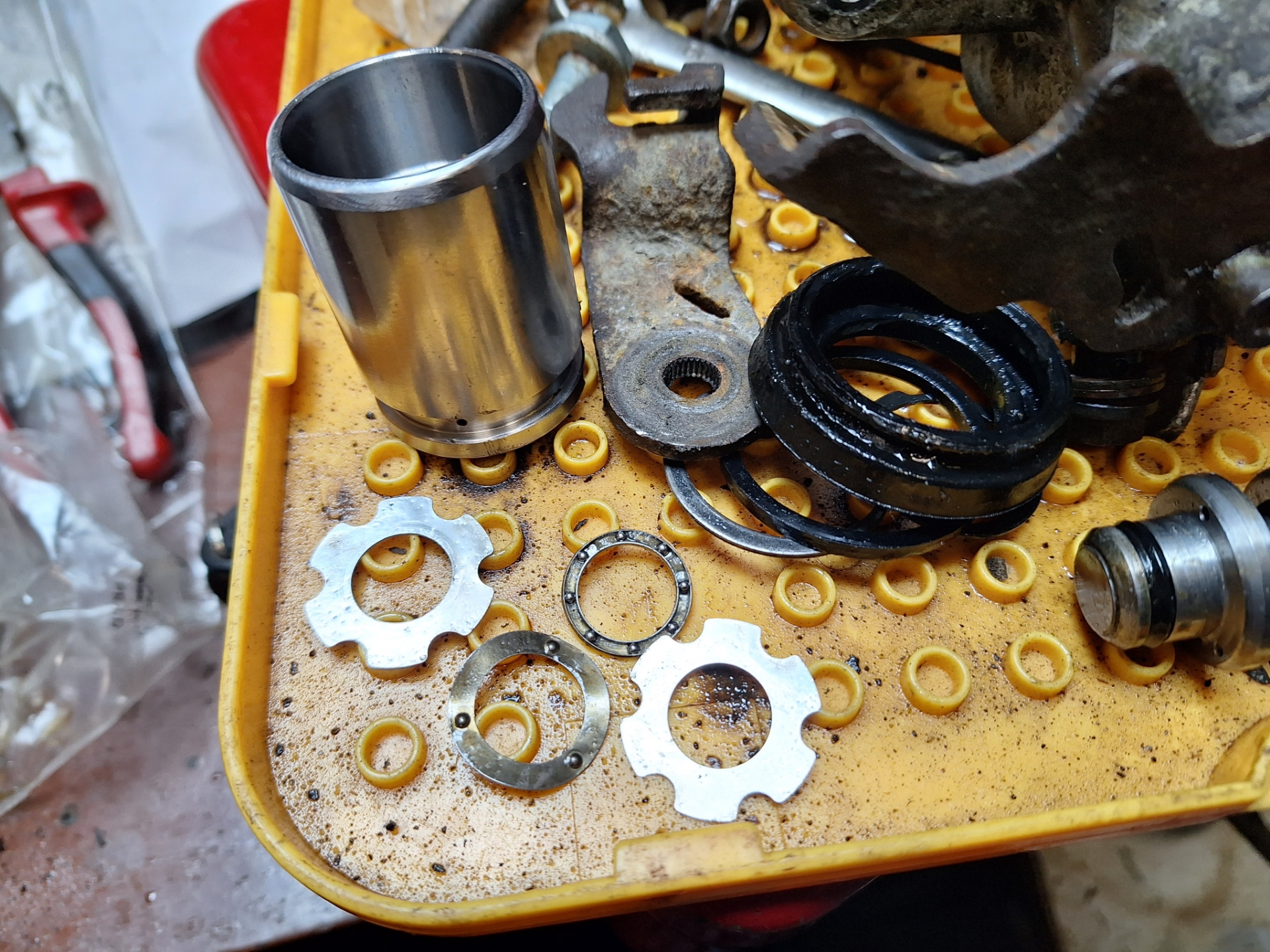 Переборка задних суппортов. — Volkswagen Passat B5, 1,8 л, 1997 года ...