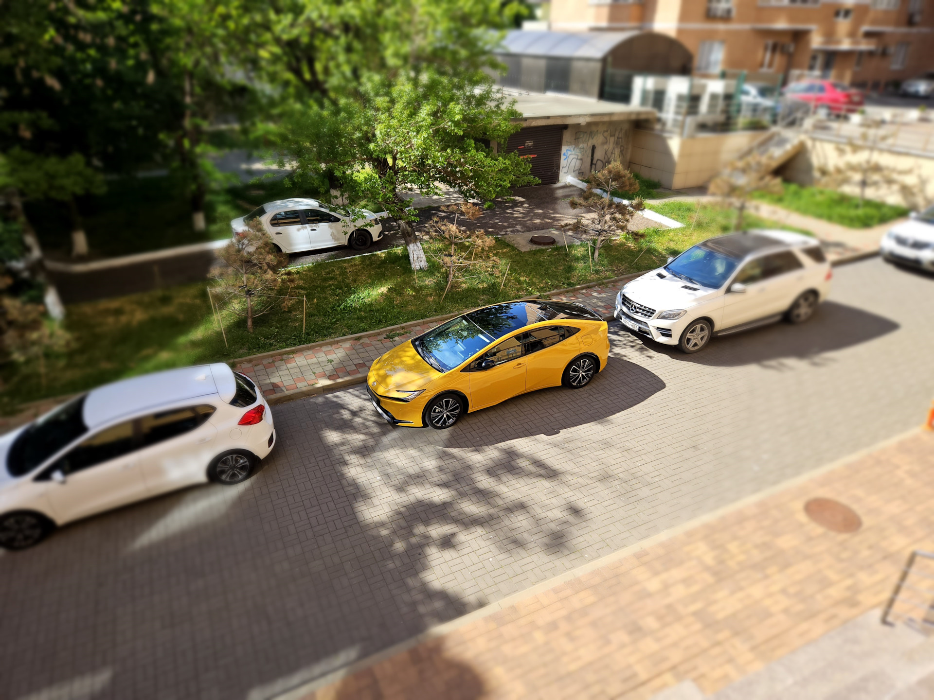 Продолжаем наблюдения — Toyota Prius (60), 2 л, 2024 года | наблюдение ...