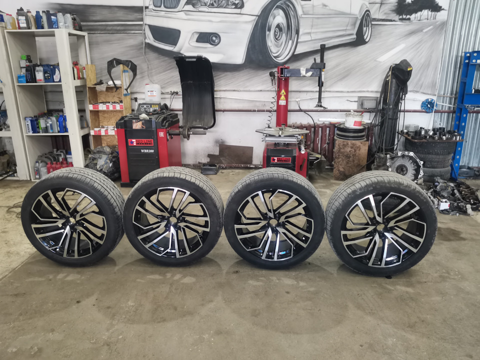 Шины летние Goodyear 275/40 R20, литые диски 9Jx20 ET30 5x112 на Audi ...