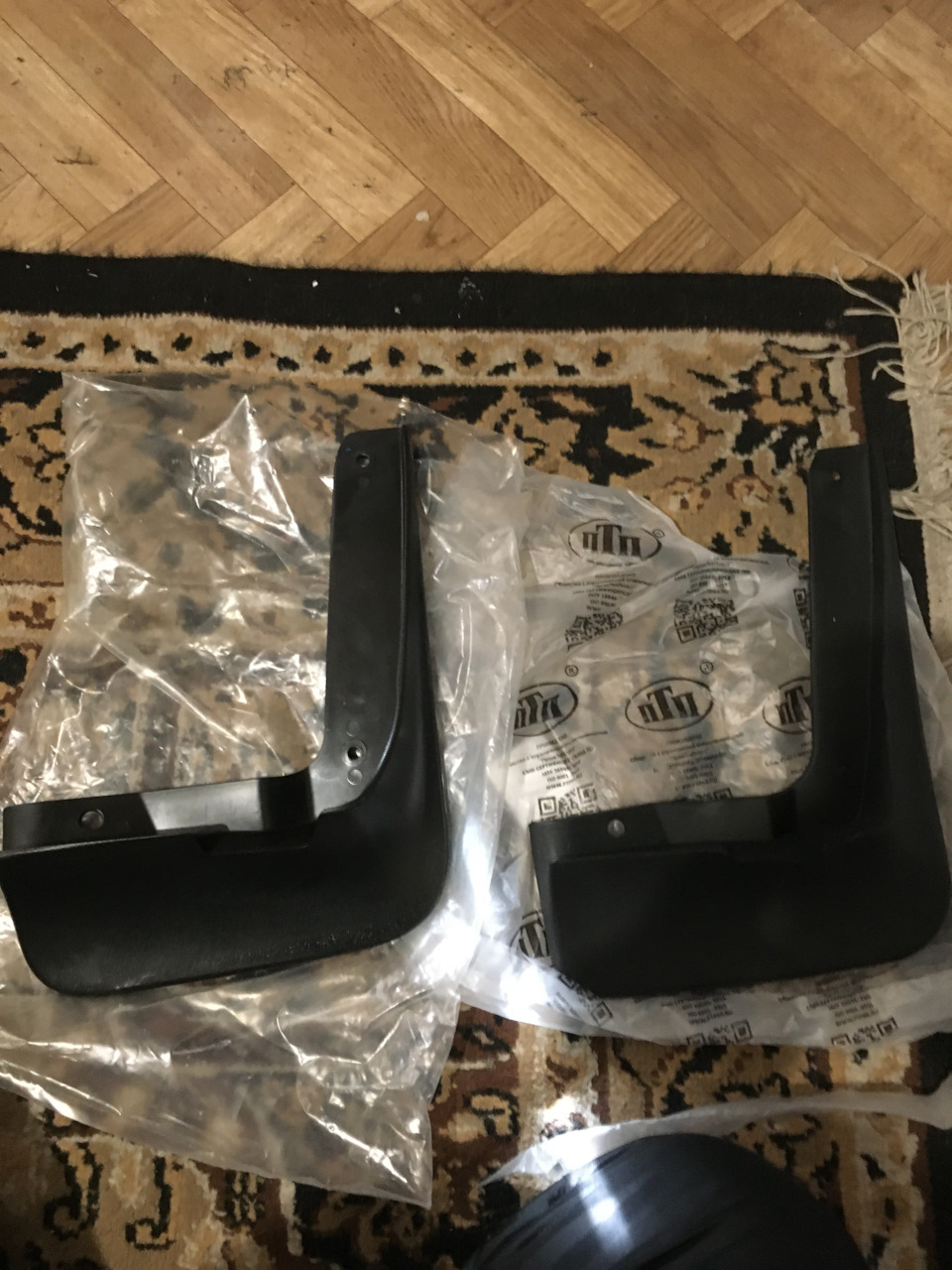 Замена переднего брызговика — Skoda Rapid (1G), 1,6 л, 2017 года ...