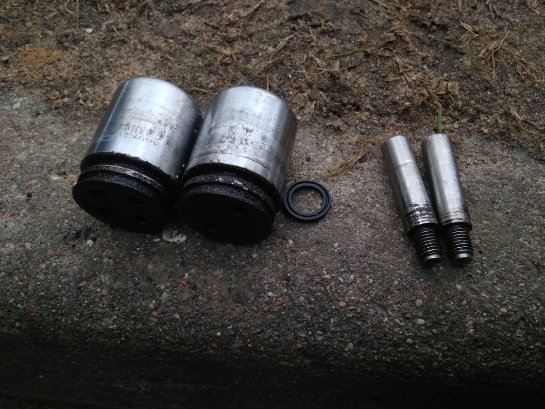 Задние суппорта и колодки — Renault Laguna II, 1,9 л, 2006 года | визит ...