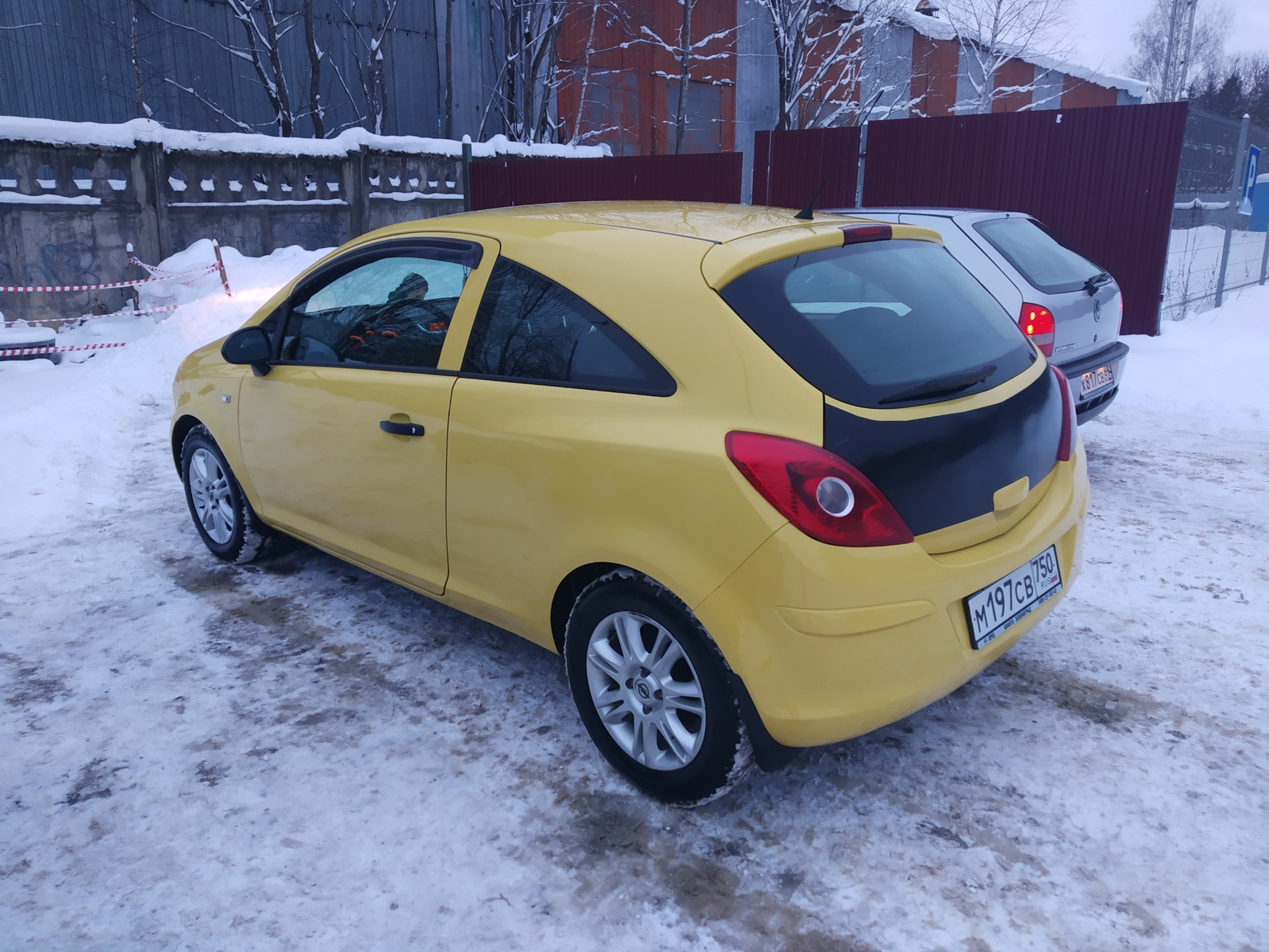 Побежало маслице — Opel Corsa D, 1,2 л, 2011 года | поломка | DRIVE2