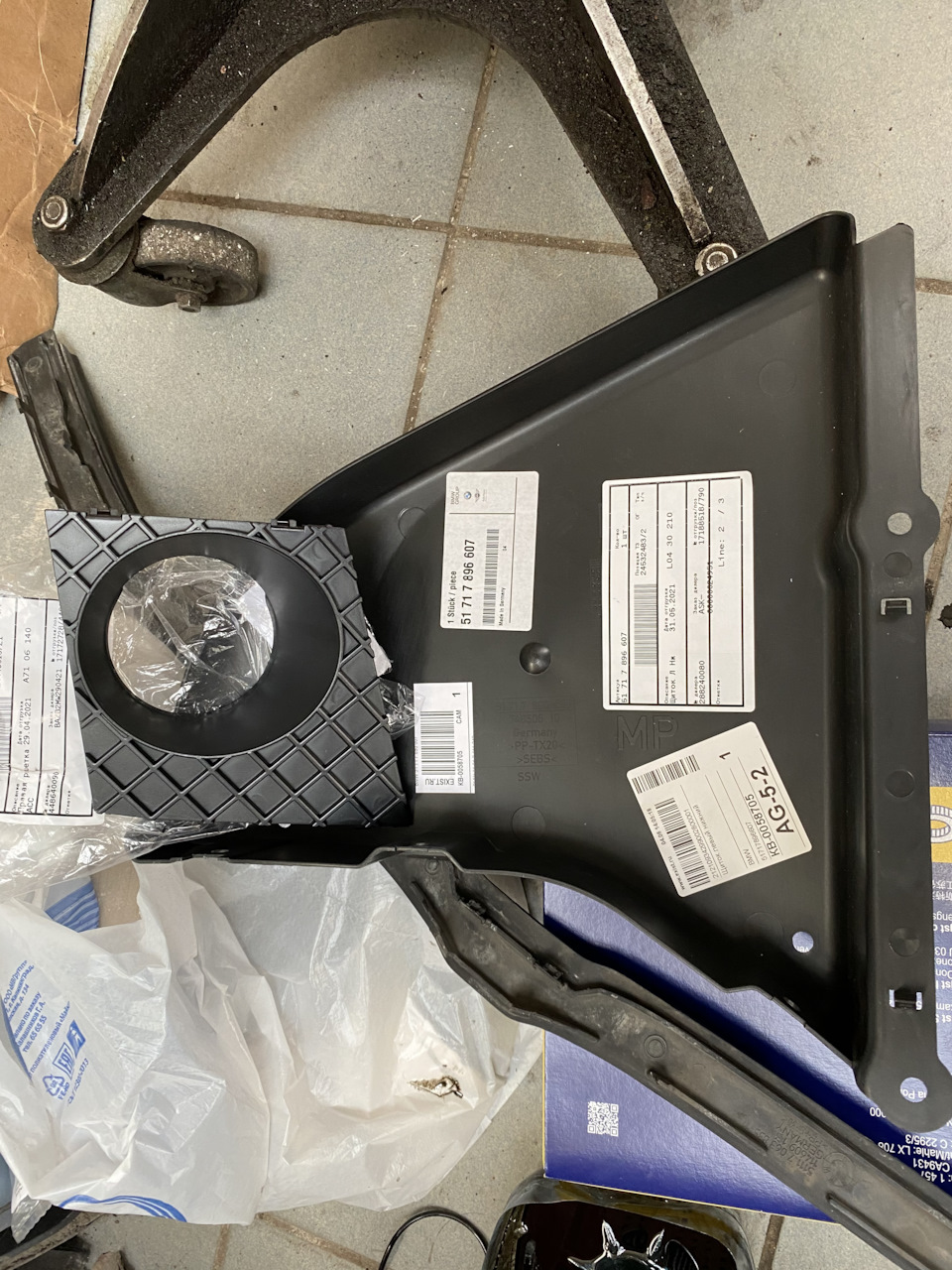 51717896607 Щиток Л Нж BMW | Запчасти на DRIVE2