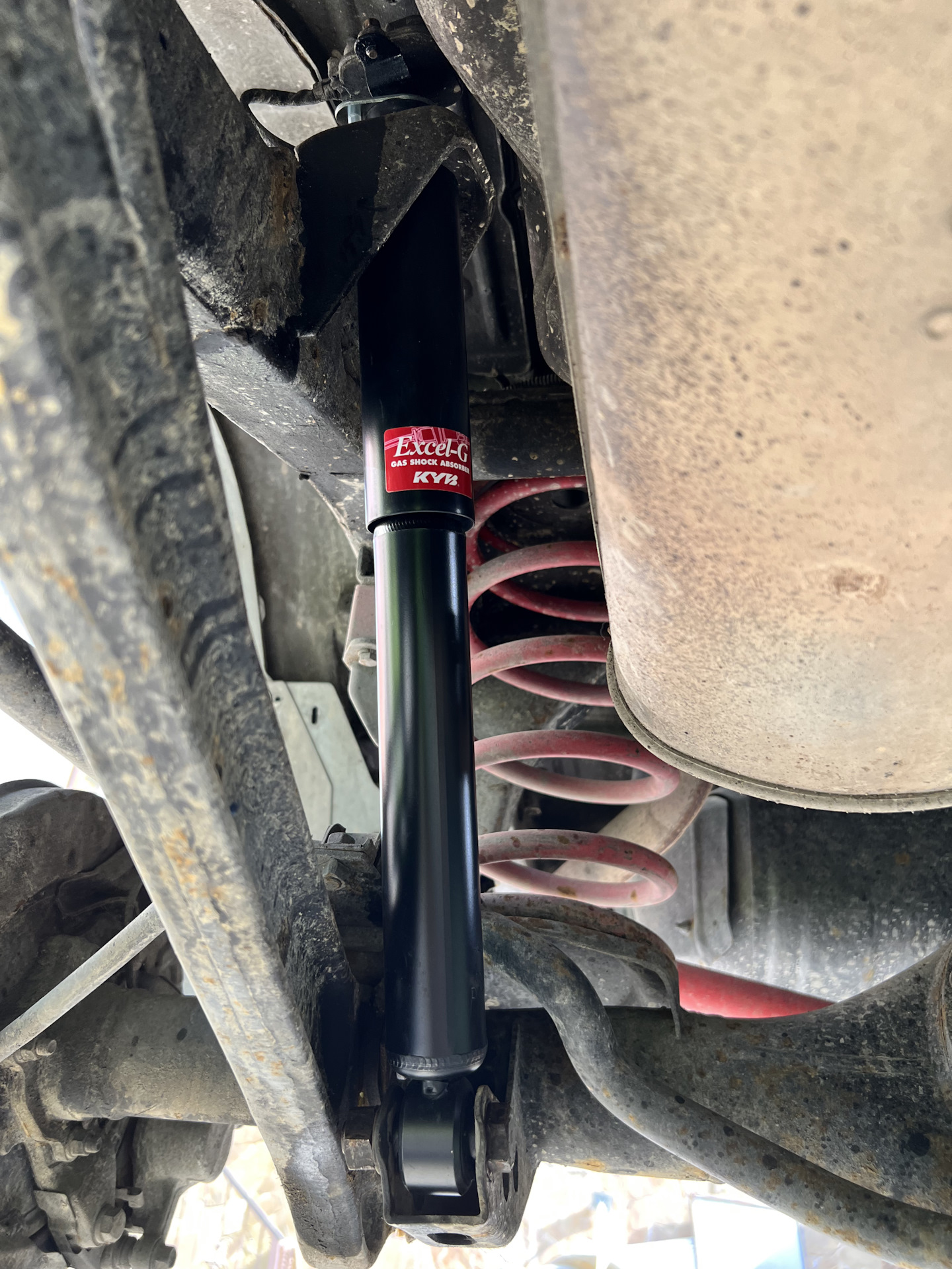 Перетряхнул заднюю подвеску — Mitsubishi Pajero (2G), 2,5 л, 1992 года ...