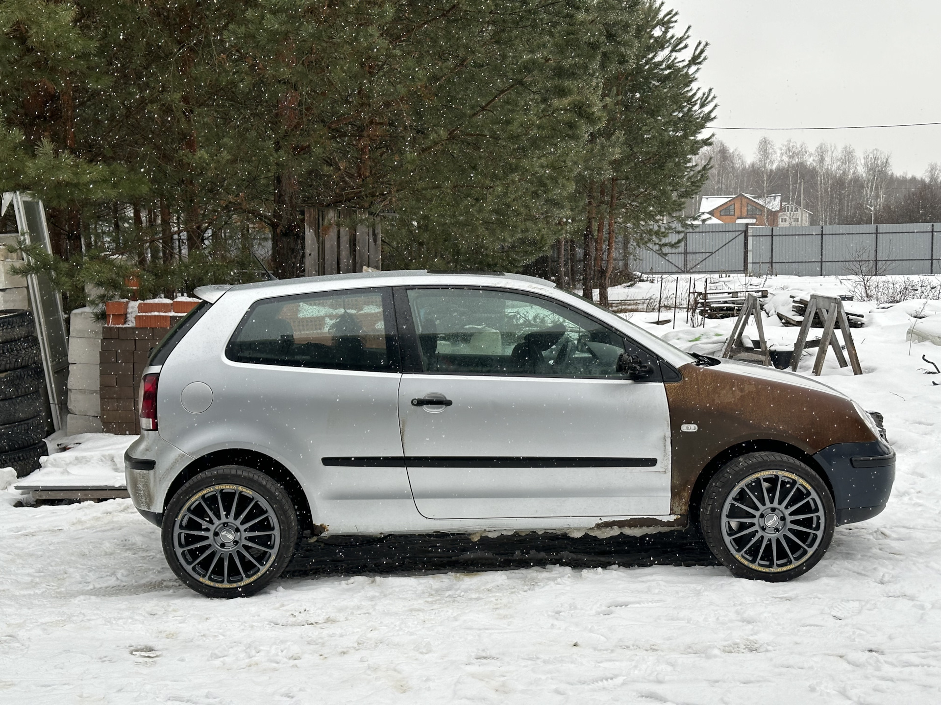 Good Year 205/40/17 — Volkswagen Polo Hatchback Mk4, 1,2 л, 2003 года ...