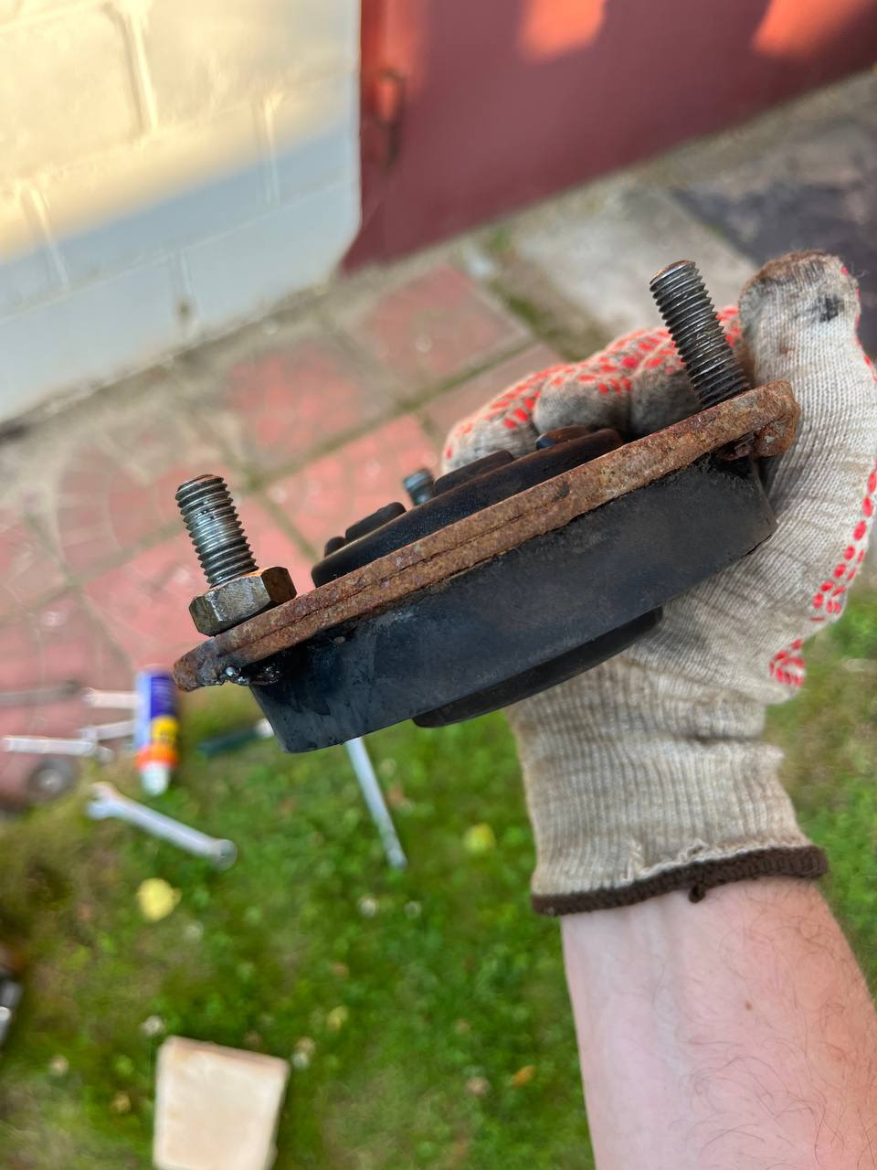 Замена задних стоек амортизаторов и опорного подшипника Шевроле Эпика ...