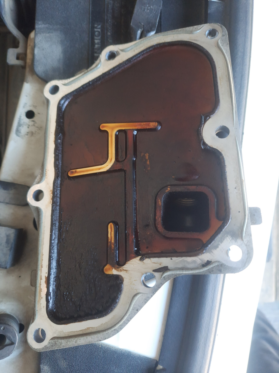 Замена клапана PCV — Toyota Corolla (140/150), 1,6 л, 2011 года ...