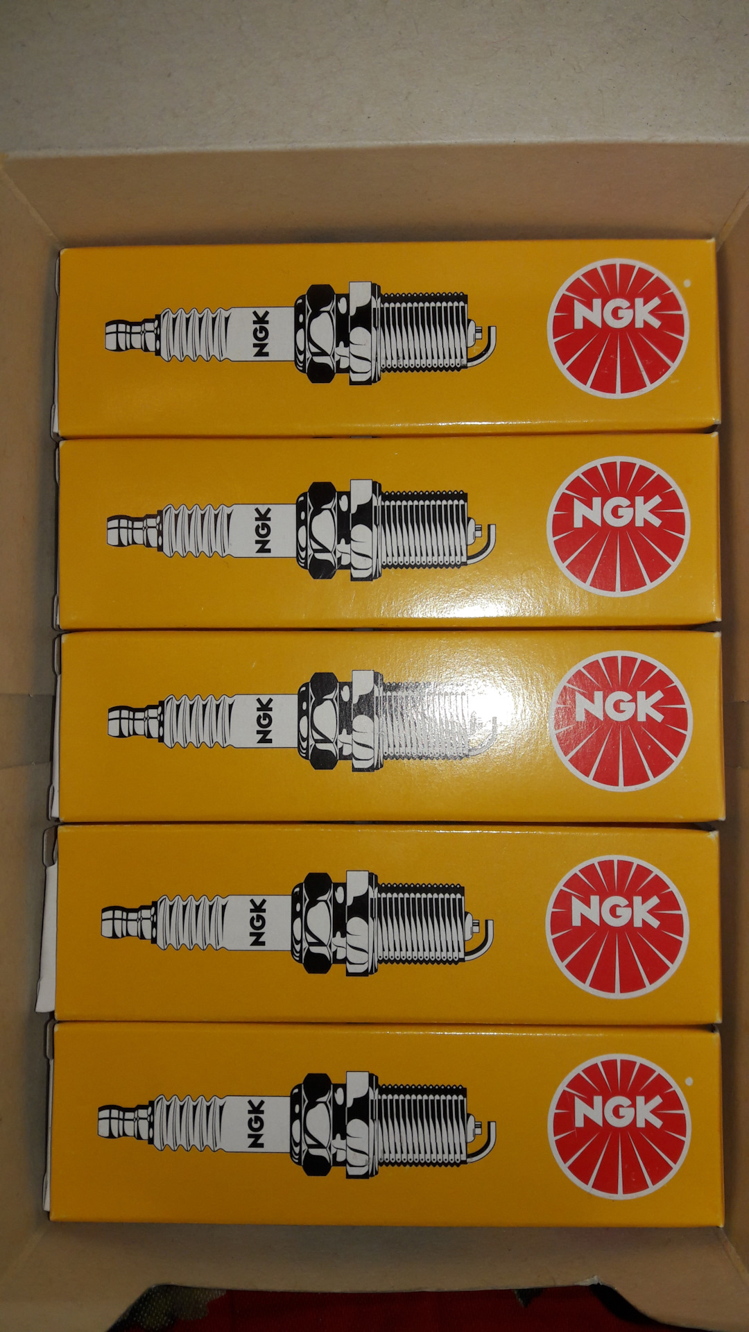 Свечи зажигания NGK (BUR6ET) 3172 — Audi 200 (C3), 2,2 л, 1989 года ...