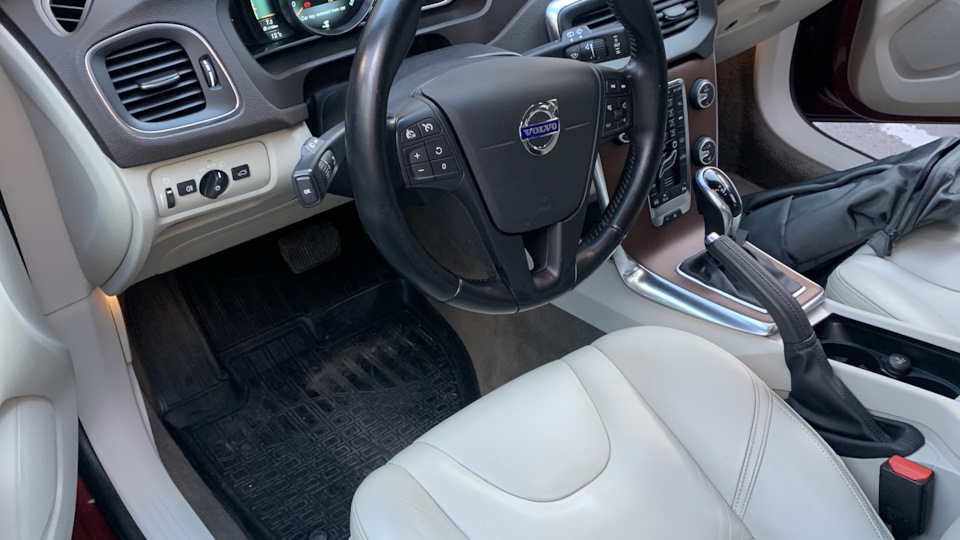 Защита двигателя — Volvo V40 Cross Country, 1,6 л, 2013 года | просто ...