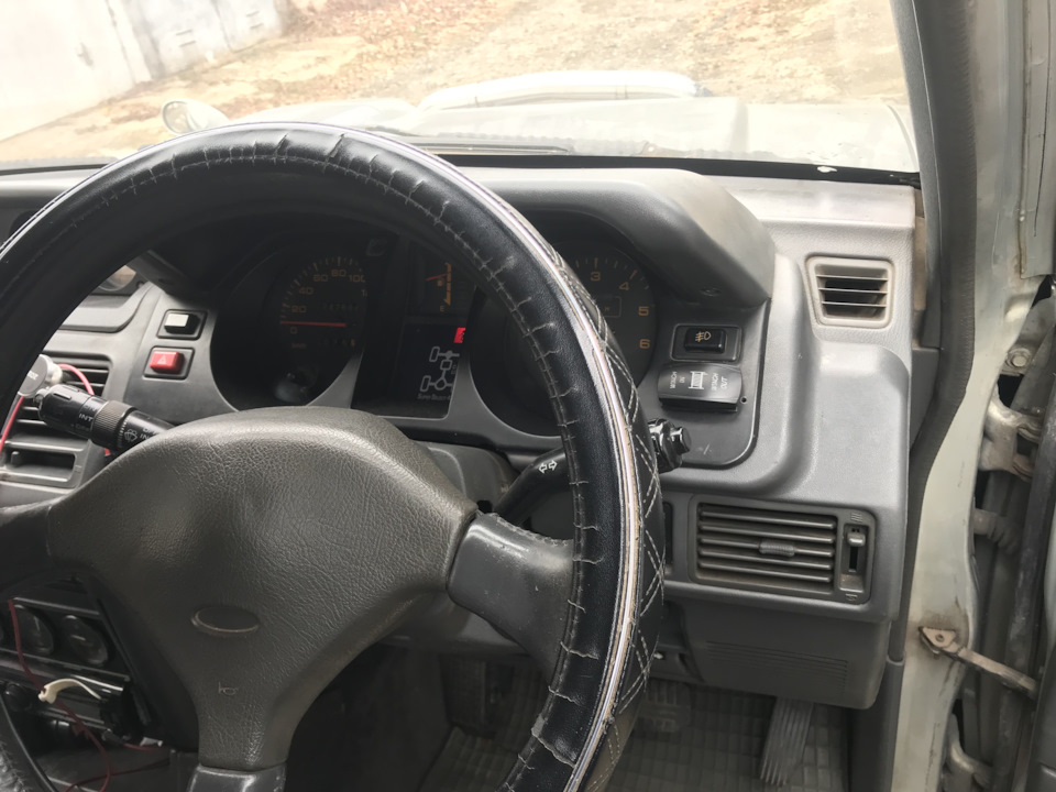 Кнопка лебедки в салон+ дистанционный пульт — Mitsubishi Pajero (2G), 2 ...