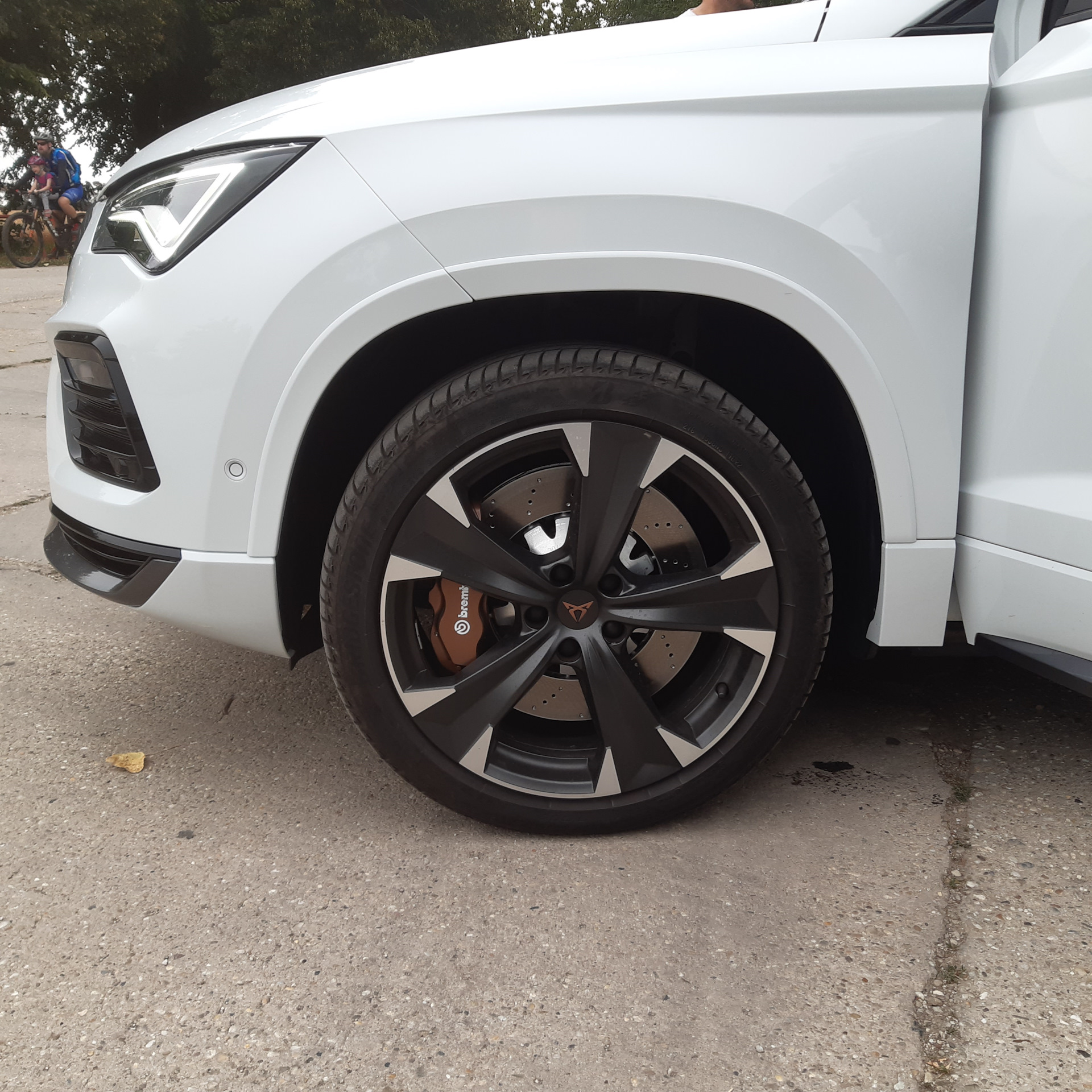 Exchange of 340 mm stock brakes for Brembo 370 mm PR +1LE — Cupra Ateca ...