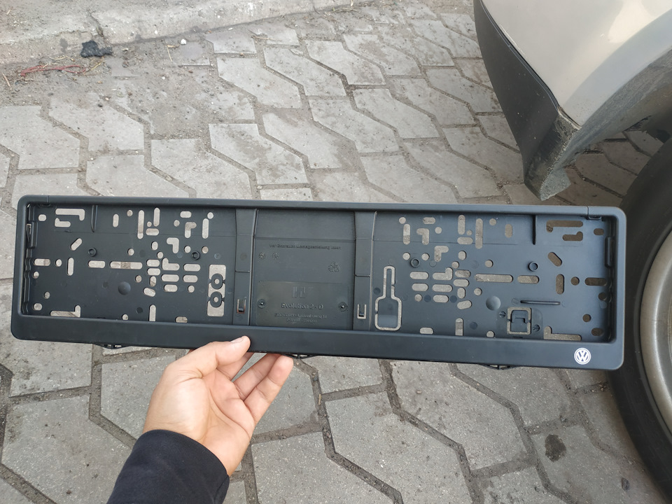Номерные рамки VAG — Volkswagen Passat B5, 1,9 л, 2000 года ...