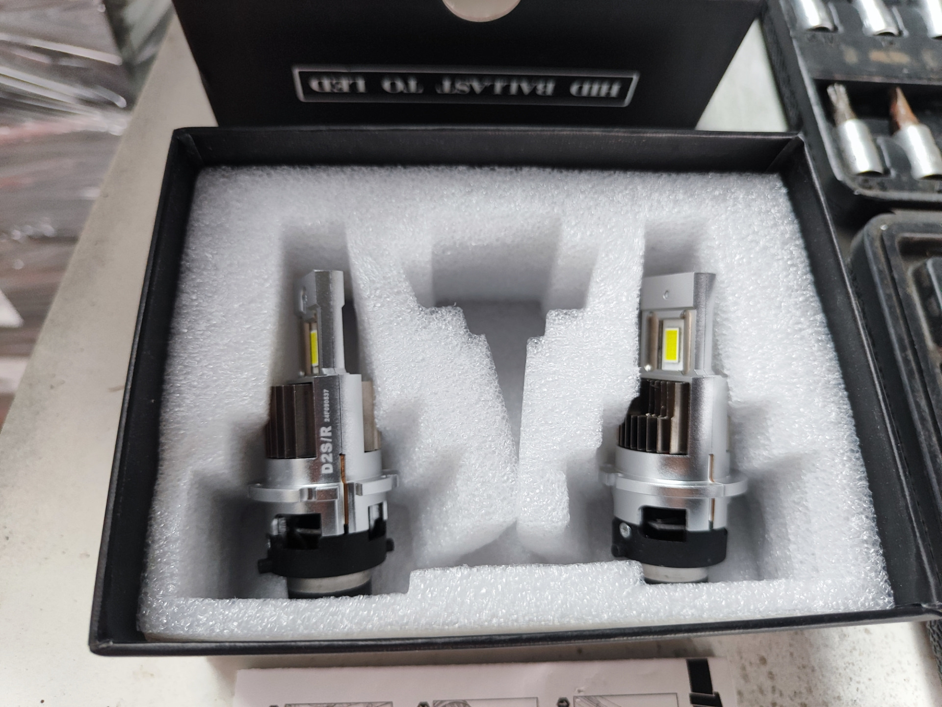 Лед лампы D2S на штатные блоки разжига — Infiniti FX (1G), 3,5 л, 2004 года | тюнинг | DRIVE2