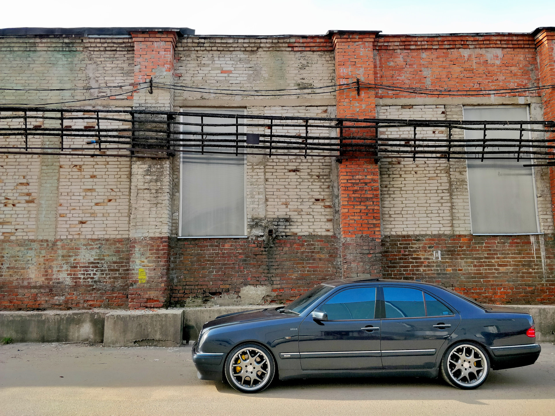 проект BRABUS B4 — Mercedes-Benz E-Class (W210), 2,8 л, 1998 года ...