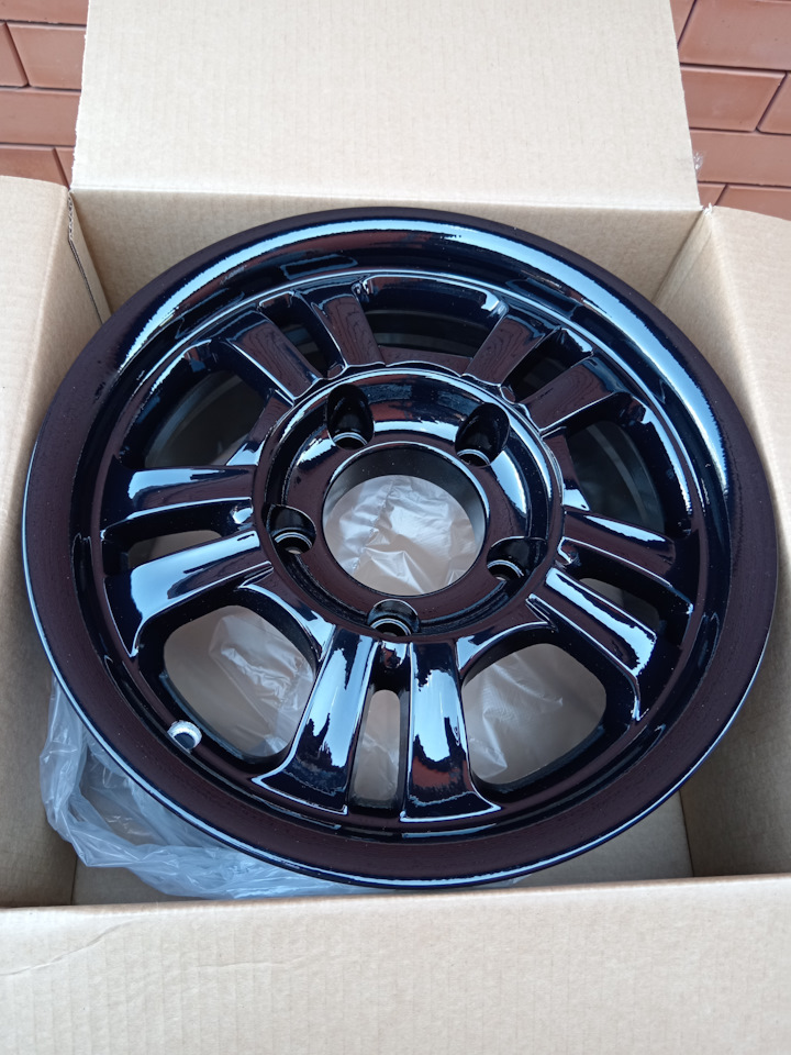 Литые диски Мегалюм 7Jx15 ET15 5x139,7 на Lada 4x4 3D, Lada 4x4 5D ...